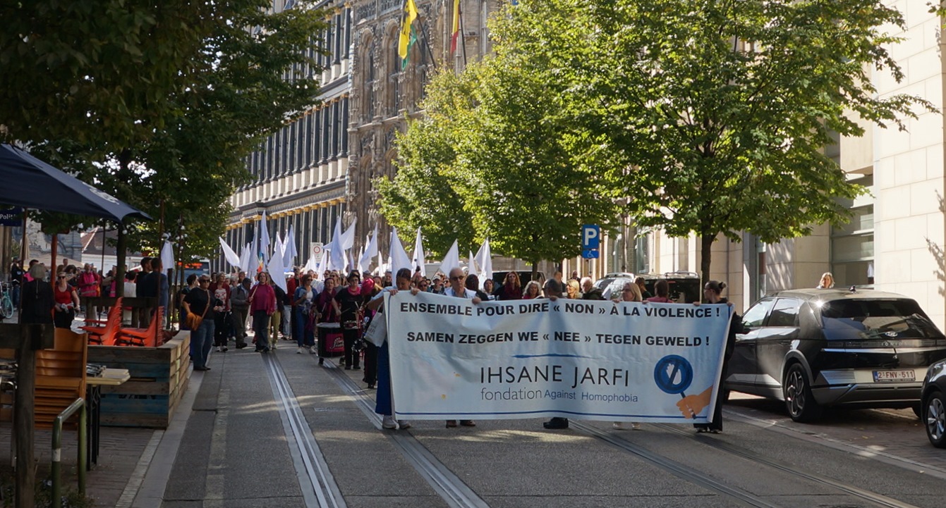 Des centaines de personnes à Gand pour rendre hommage à Ihsane Jarfi ...